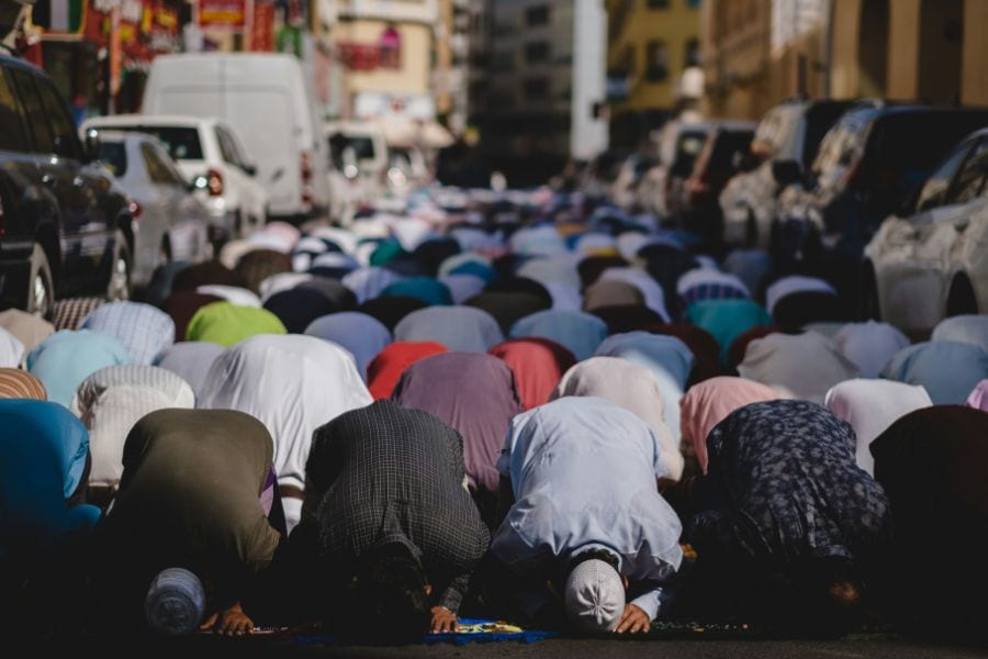 Ramadán 🔥︎ dátum, pravidlá, zvyky, história, zaujímavosti